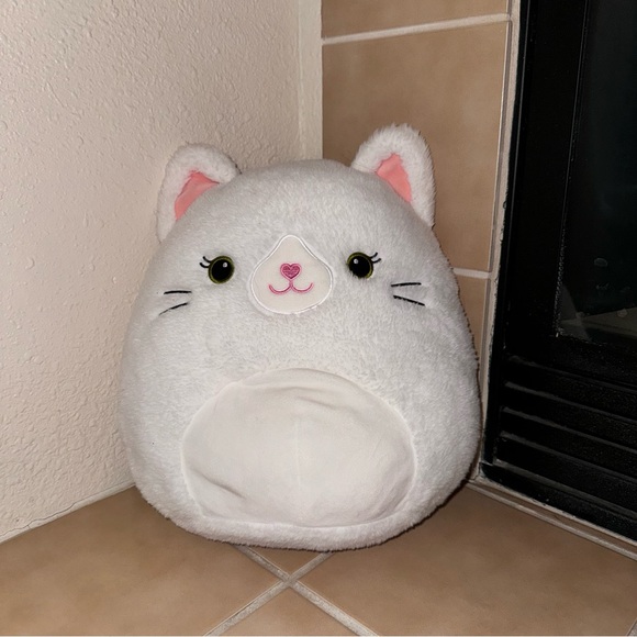Squishmallows | Toys | Squishmallow Kelsey The Fuzzy White Cat 2 Inch ...
